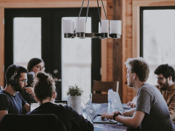 Employer of Record Singapore: EOR vs PEO Explained | SEA